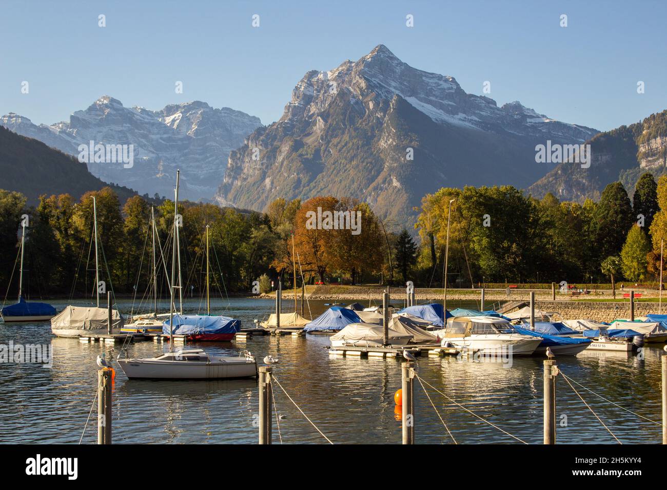 Fishinboats hi-res stock photography and images - Alamy