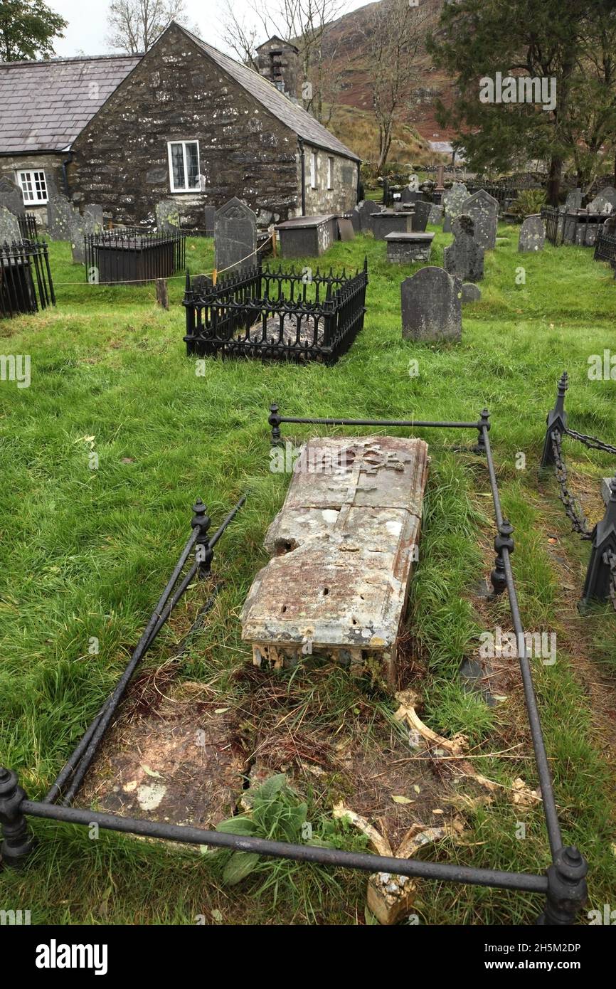 The 15th or 16th century St Julitta's Church, Capel Curig ...
