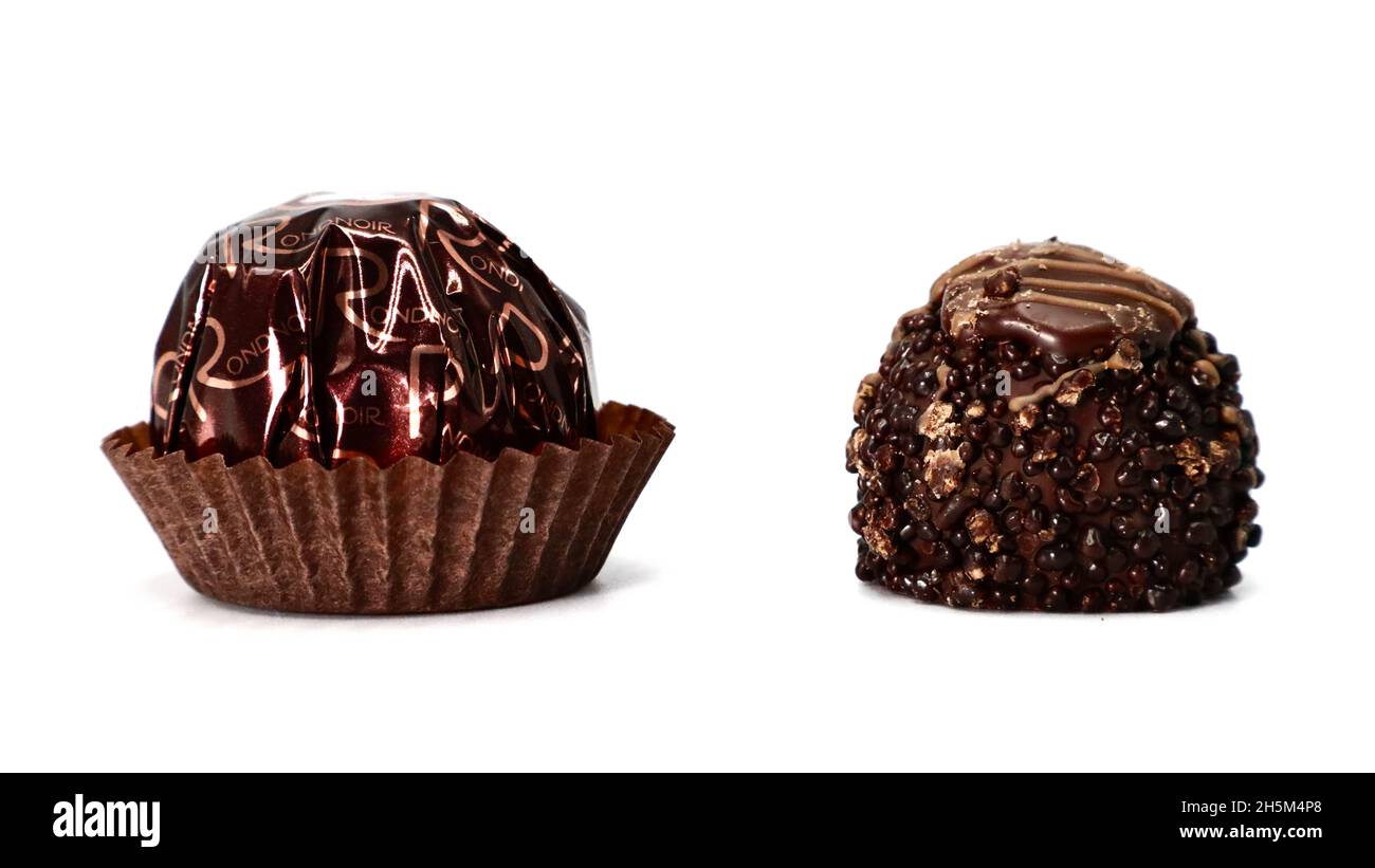 FERRERO RONDNOIR premium dark chocolate Stock Photo - Alamy