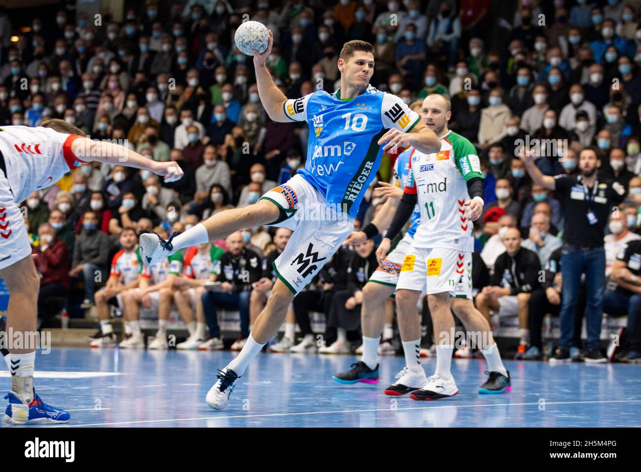 10 November 2021, Baden-Wuerttemberg, Göppingen: Handball: Bundesliga ...