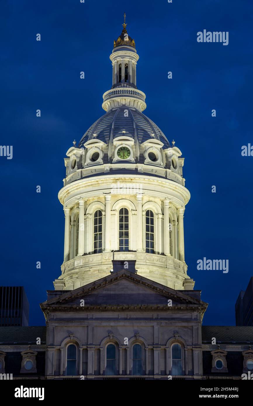 Baltimore dome city hall hi-res stock photography and images - Alamy