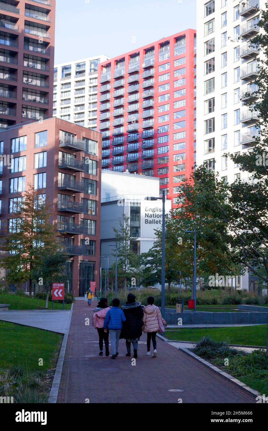 Botanic Square at London City Island, Leamouth Peninsula, London Stock ...