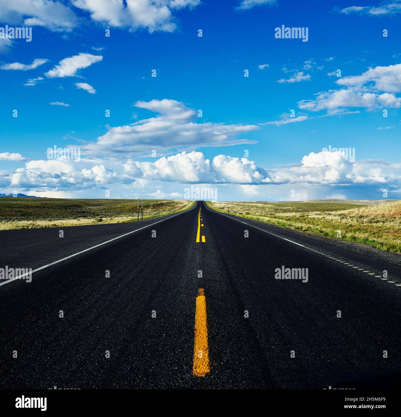Drive through collection hi-res stock photography and images - Alamy