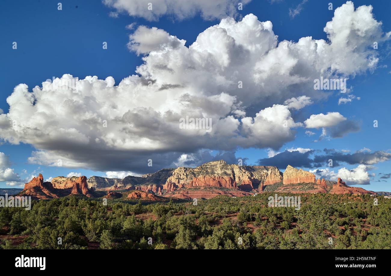 The famous red-sandstone formations that surround Sedona, Arizona, a ...