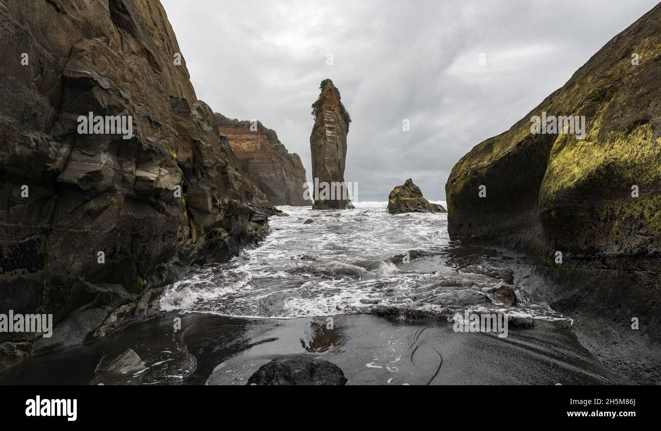 Three sisters cliffs New zealand Stock Photo - Alamy