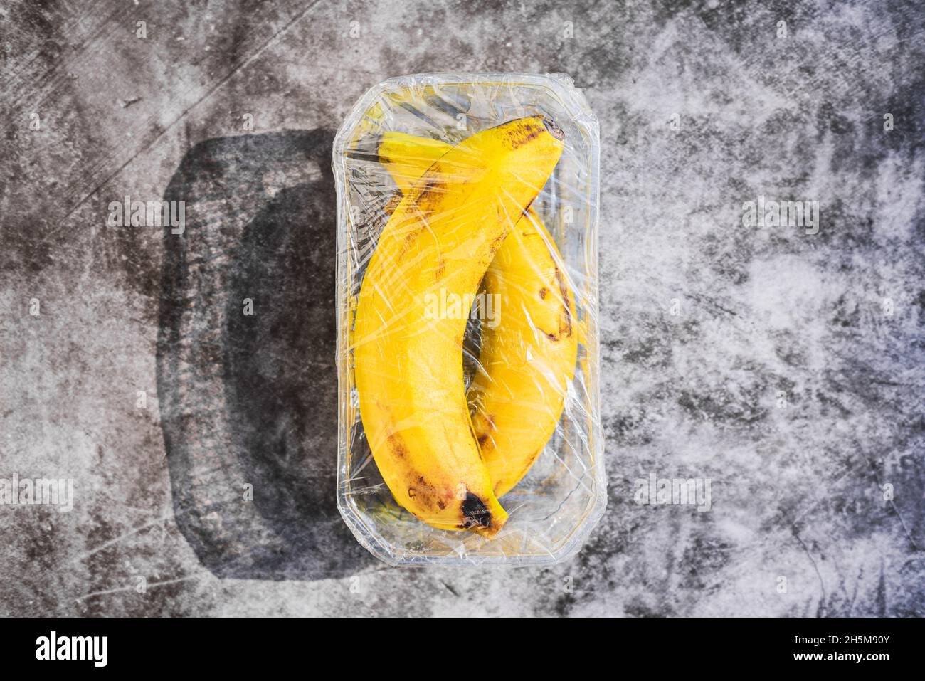 Fruits in plastic wrap hi-res stock photography and images - Alamy
