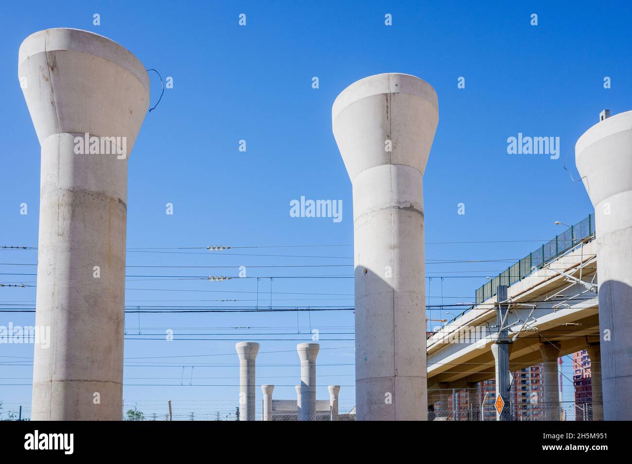 Reinforced concrete columns hi-res stock photography and images - Alamy