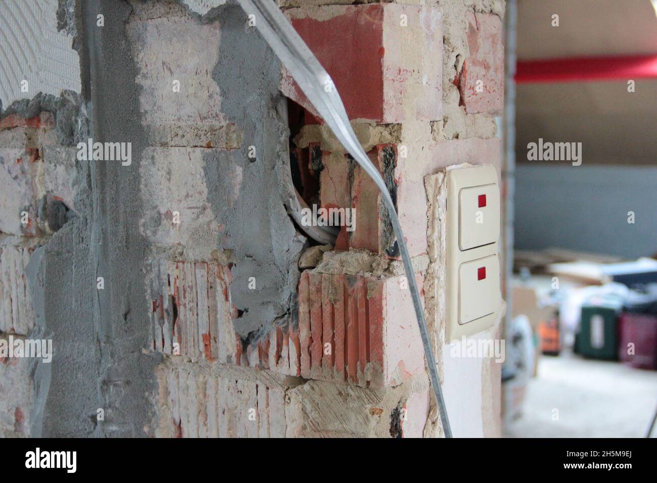 Wire in a wall of a new buildin Stock Photo - Alamy