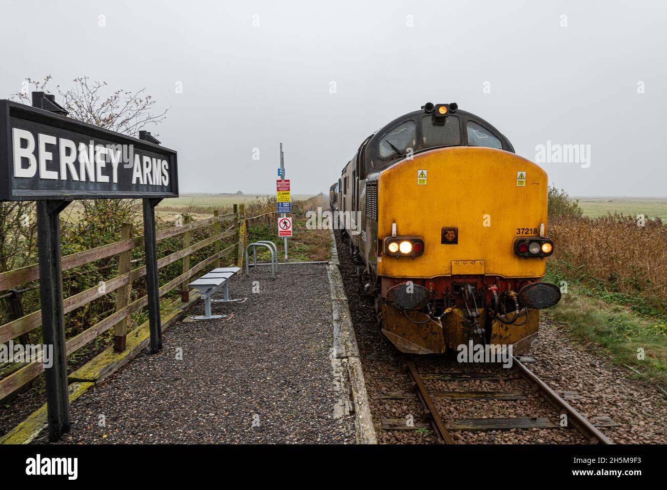 Class 37218 locomotive hi-res stock photography and images - Alamy