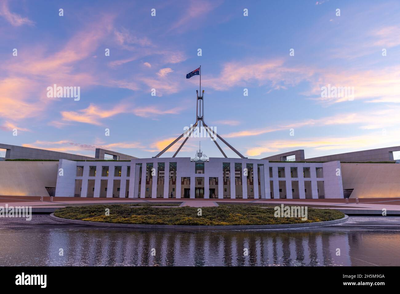 Parliament house canberra water hi-res stock photography and images - Alamy