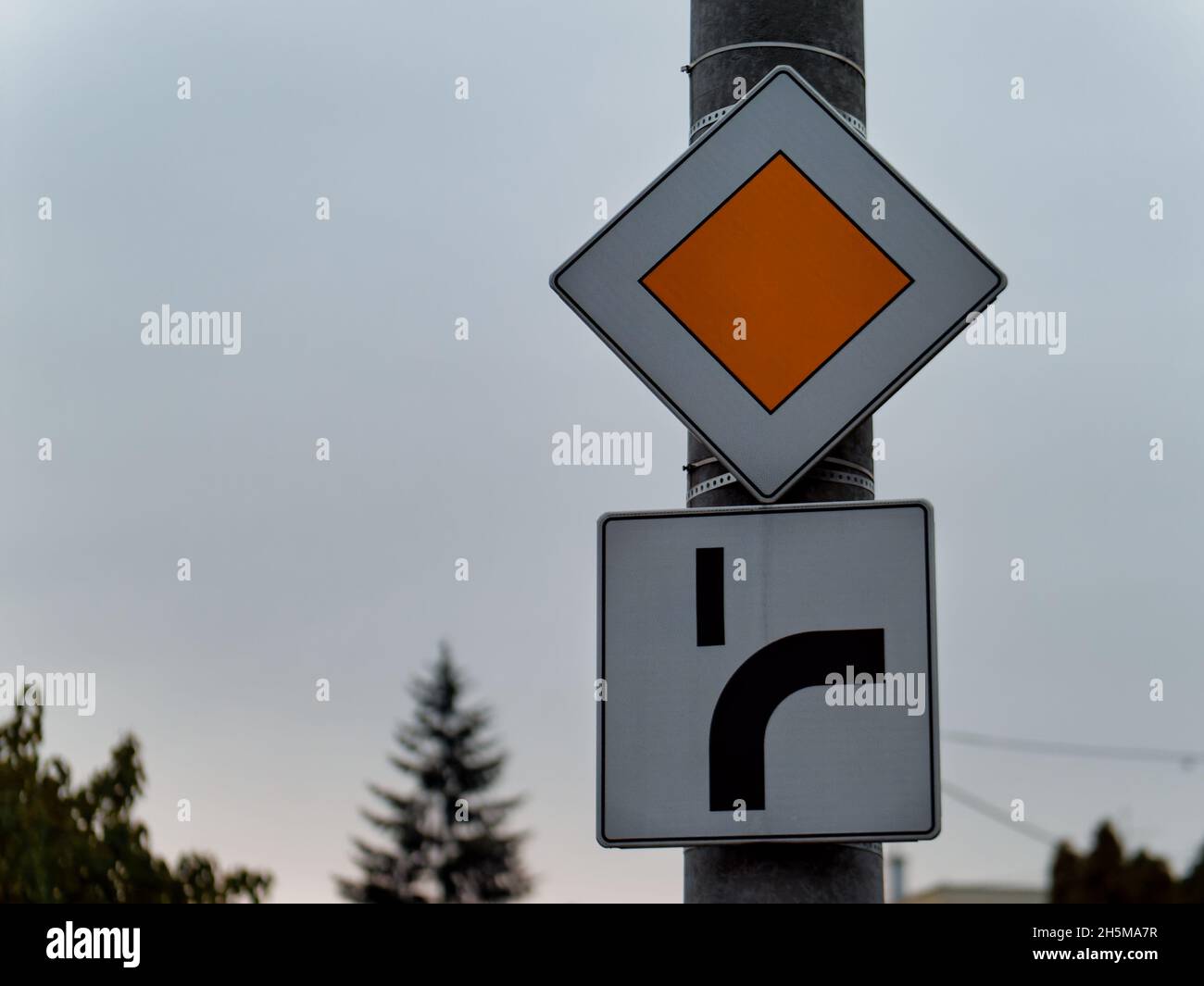 Pole bends hi-res stock photography and images - Alamy
