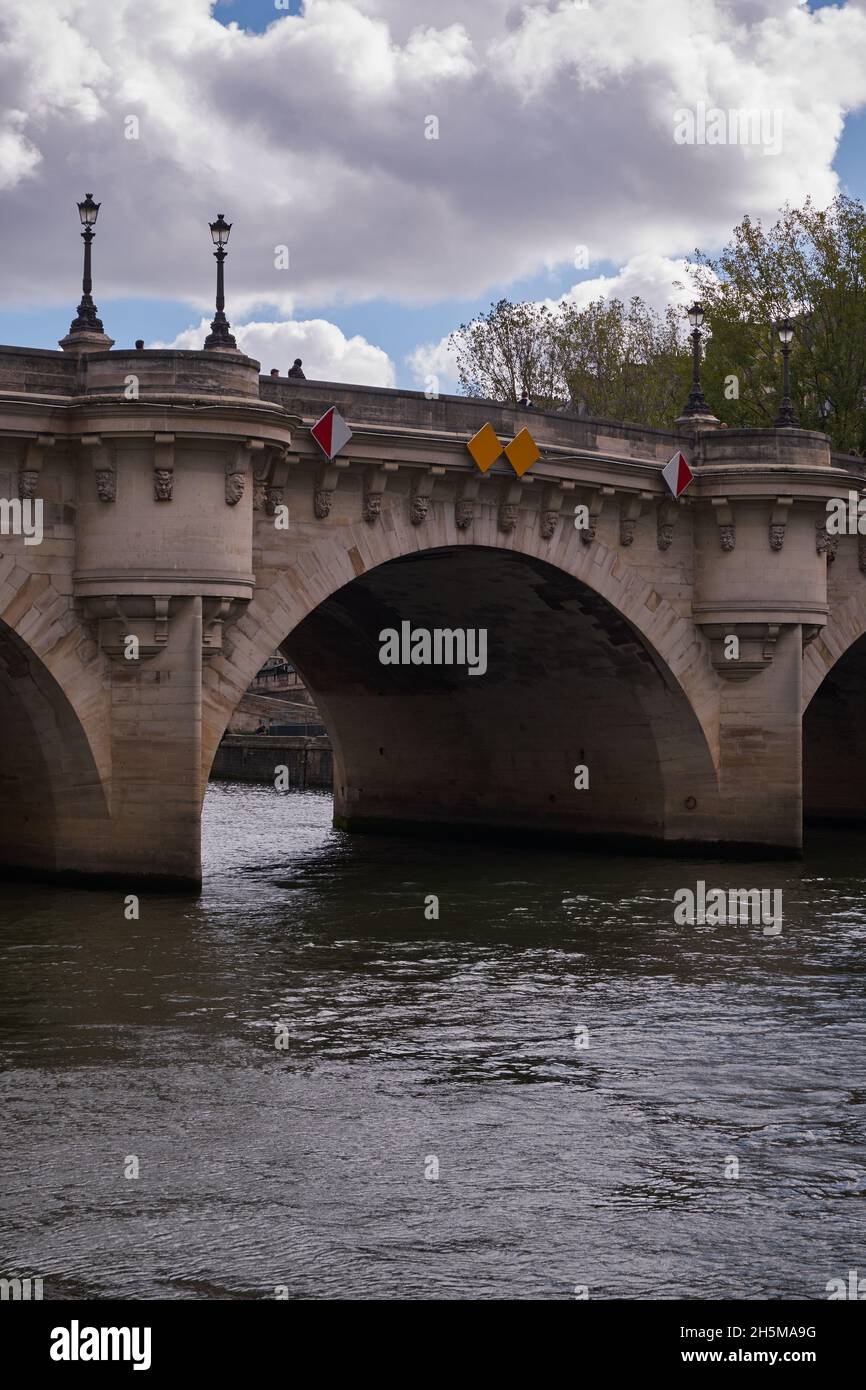 Pont Neuf : The Oldest Bridge In Paris – FBWVQQ