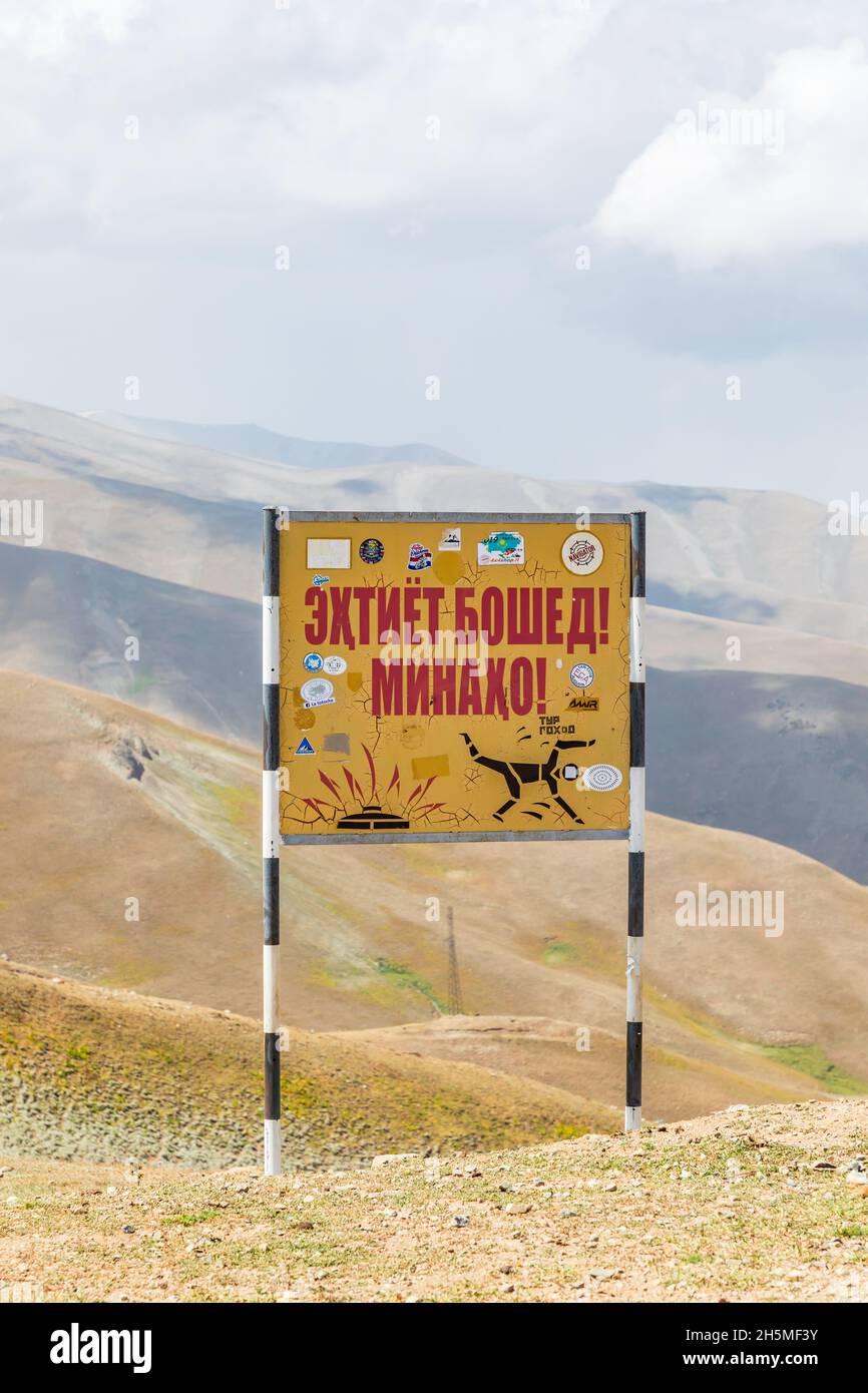 Landmines warning sign hi-res stock photography and images - Alamy