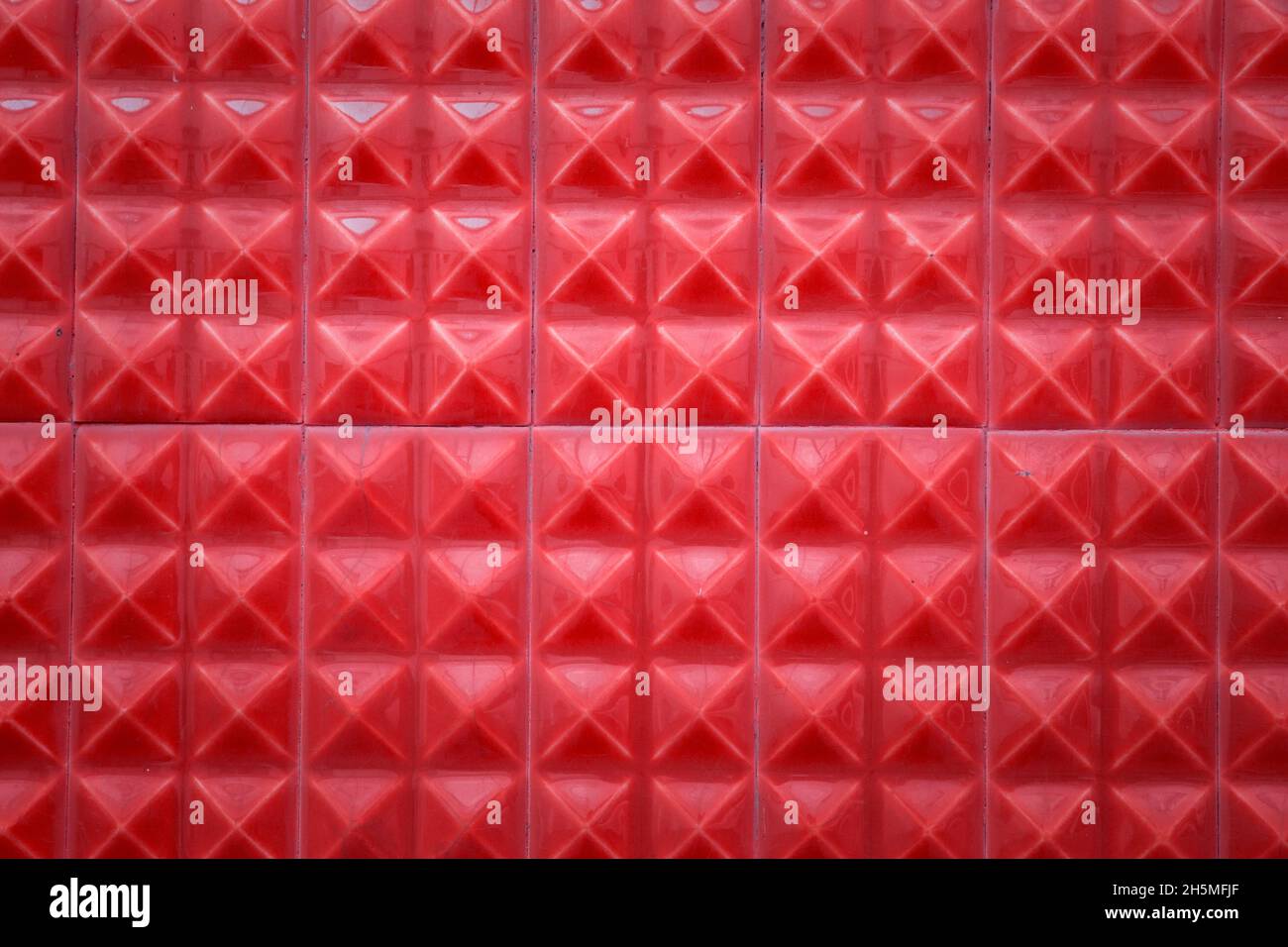 Red color ceramic texture detail of wall Stock Photo - Alamy