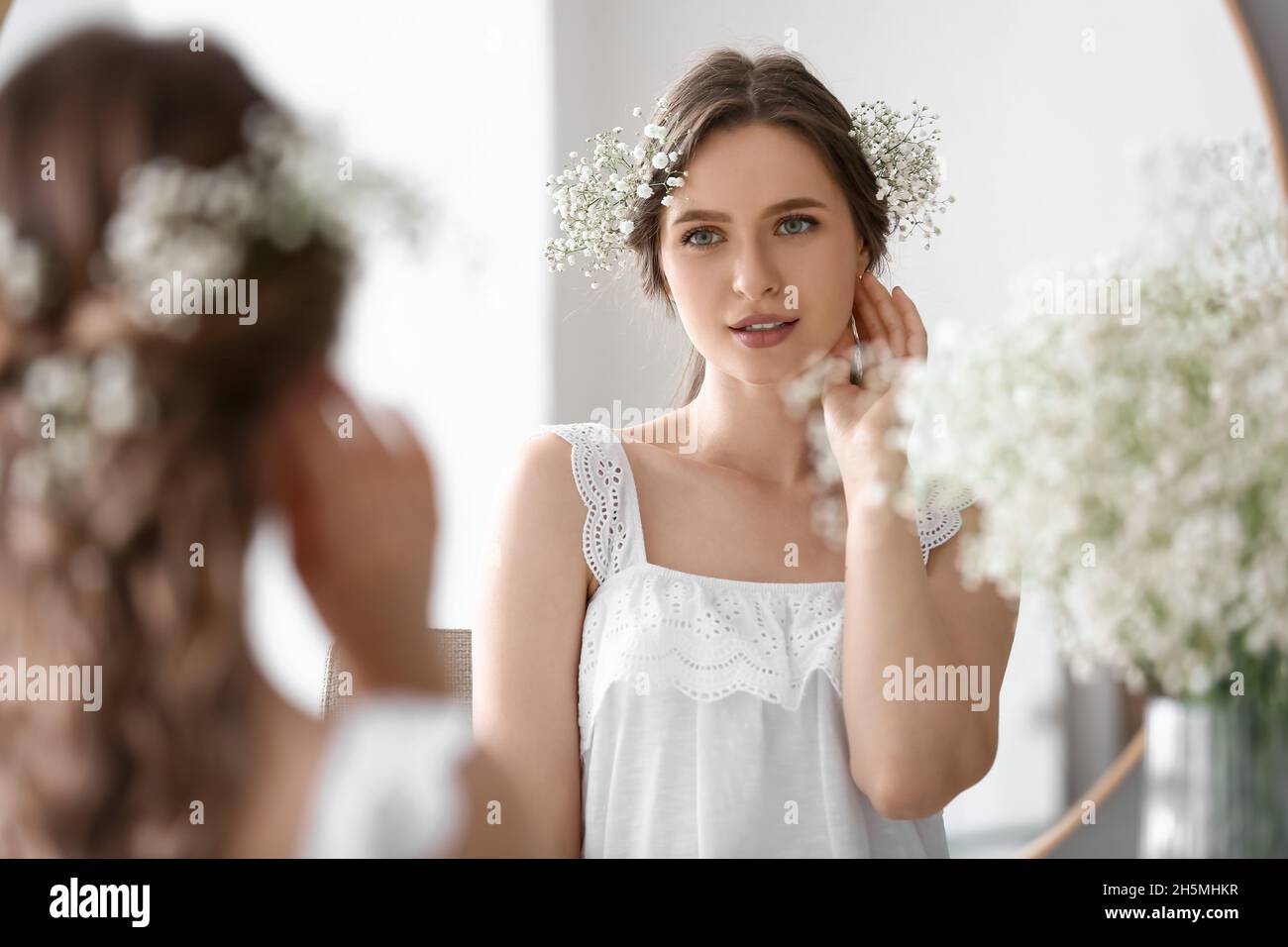 Beautiful young bride preparing for her wedding day Stock Photo - Alamy