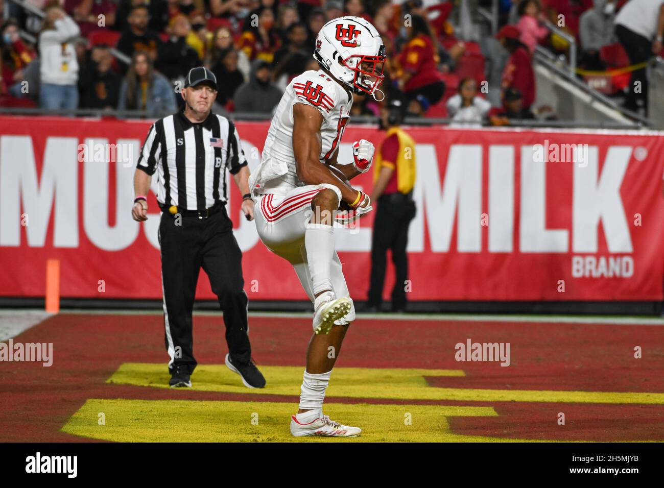Utah Utes wide receiver Devaughn Vele (17) scores a touchdown during an ...