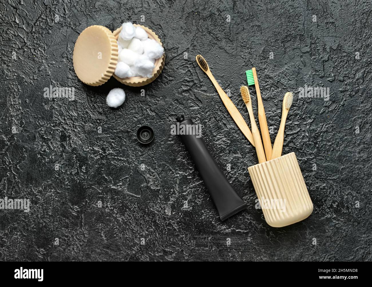 Toothpaste holder hi-res stock photography and images - Alamy