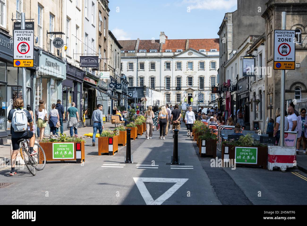 Shoppers and diners fill Princess Victoria Street during a trial ...