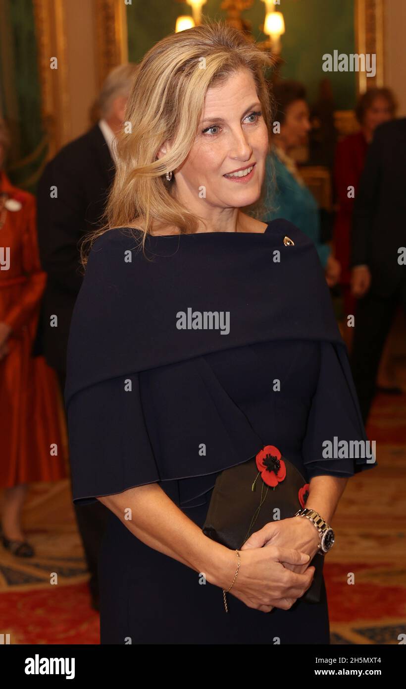 Queens awards for enterprise 2021 hi-res stock photography and images ...