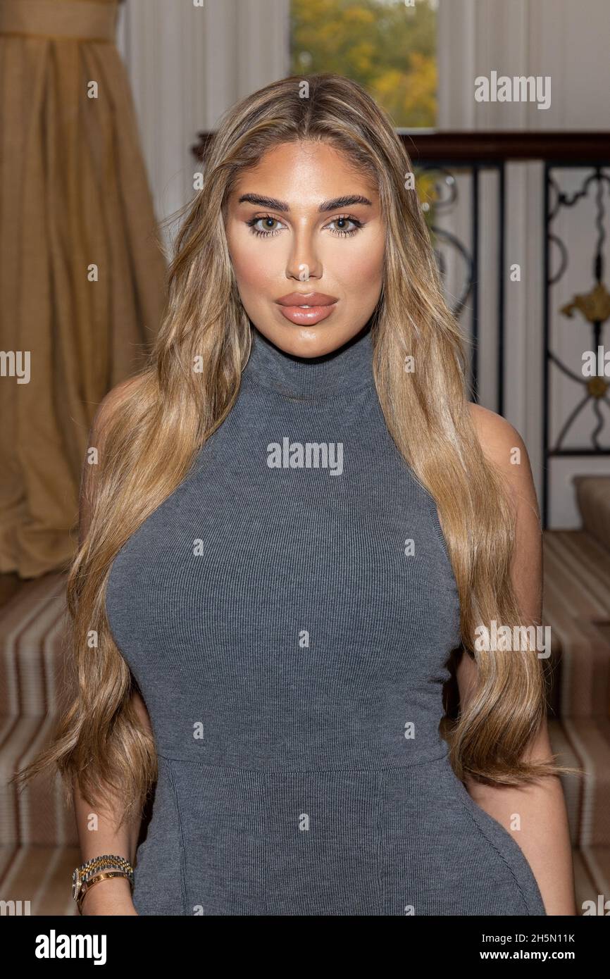 London, UK. 10th Nov, 2021. Anna Vakili from Love Island attends the ...