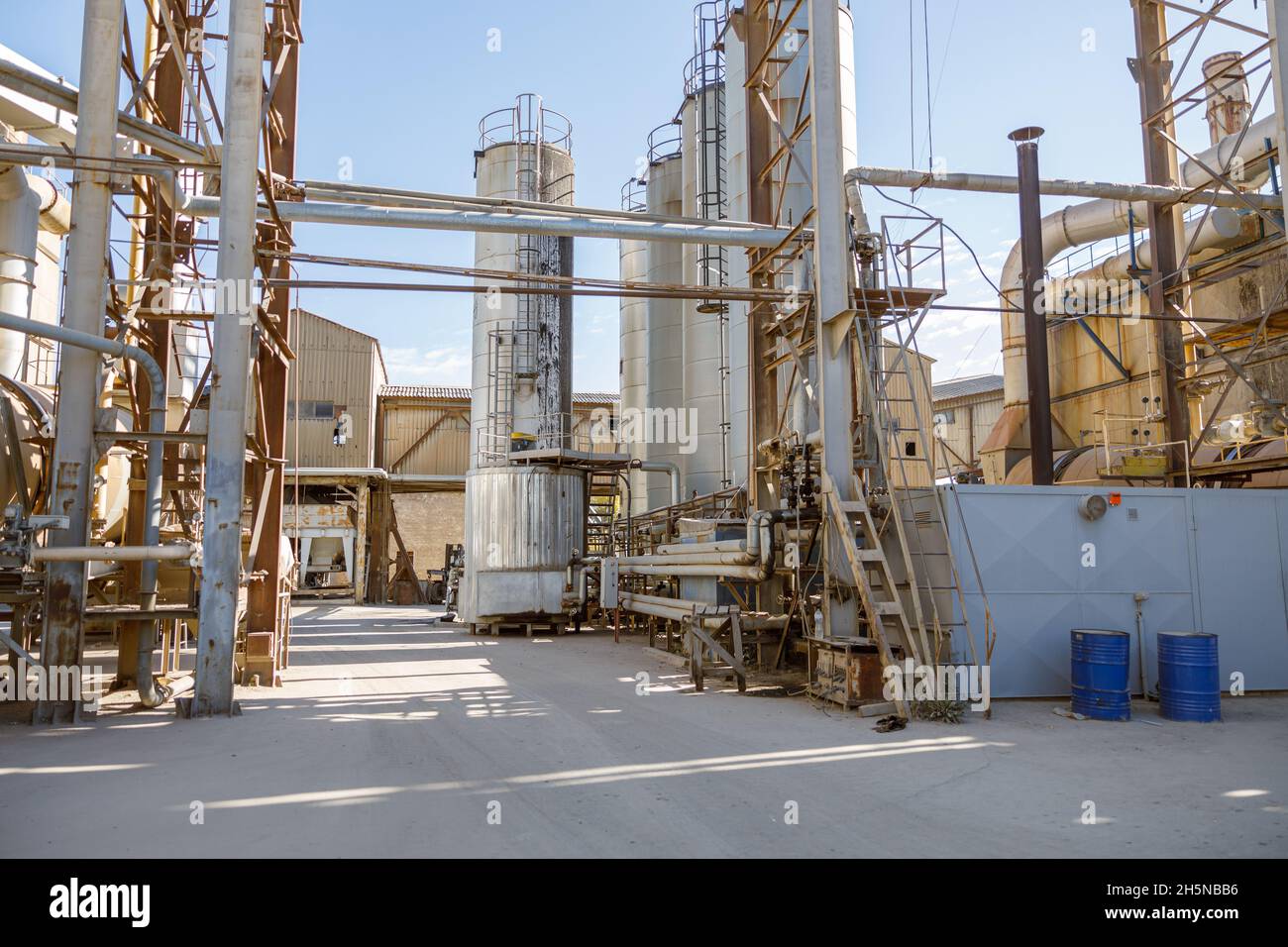 Industrial complex pipes hi-res stock photography and images - Alamy