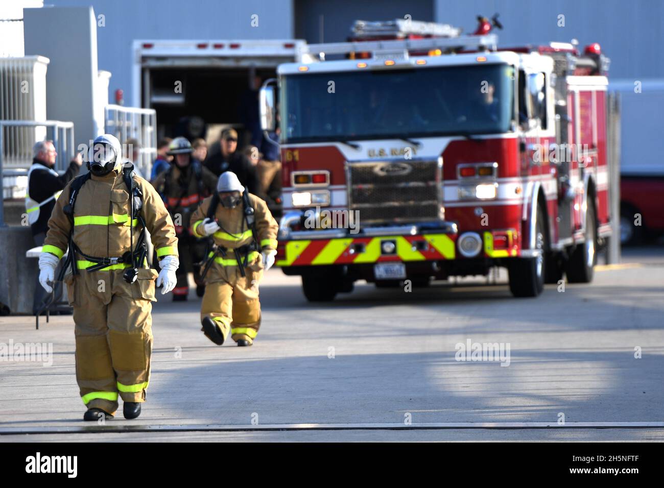 211110-N-GR655-040 GROTON, Conn. (November 10, 2021) – U.S. Navy ...