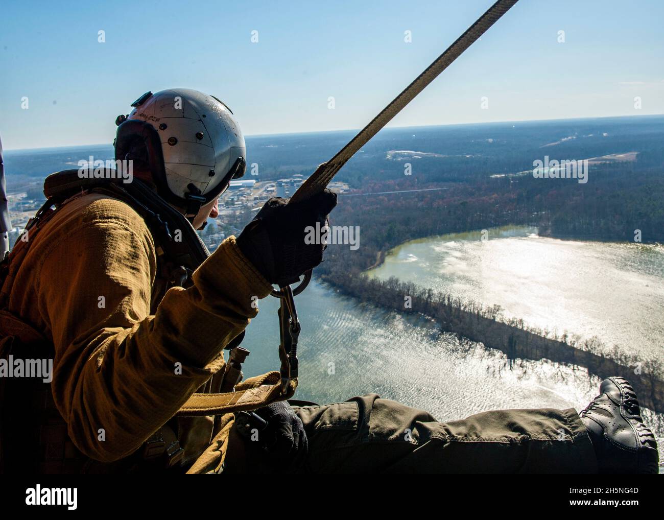 Naval aircrewman helicopter 2nd class hi-res stock photography and ...