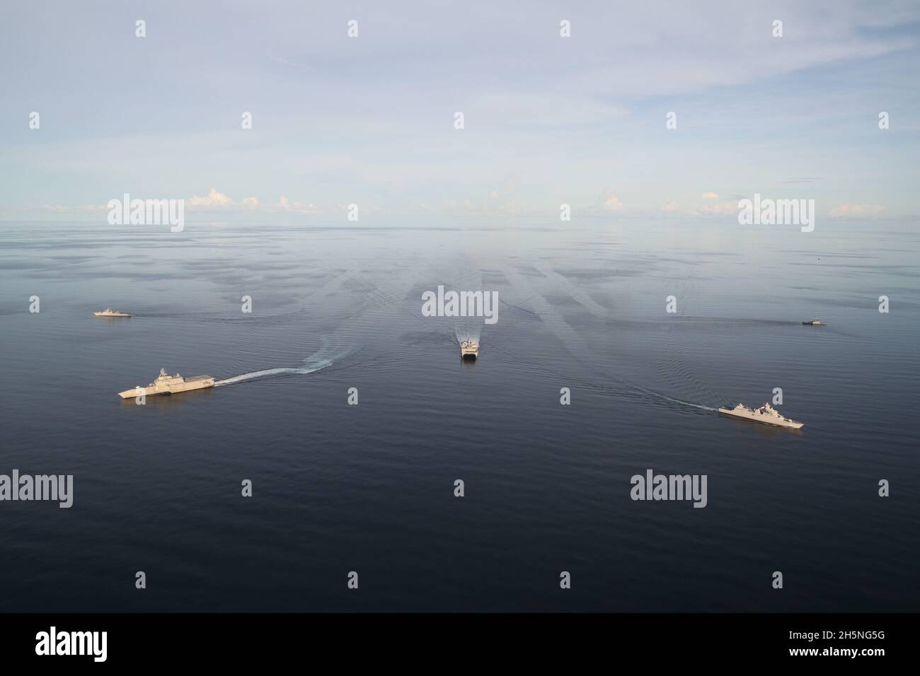 211109-N-FA490-6005 JAVA SEA (Nov. 9, 2021) The Independence-variant ...