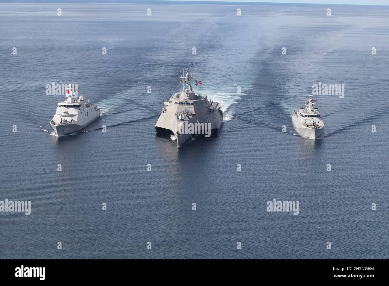 211109-N-FA490-6003 JAVA SEA (Nov. 9, 2021) The Independence-variant ...