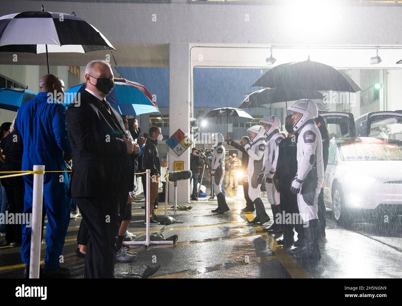 Nasa launch operations center hi-res stock photography and images - Alamy