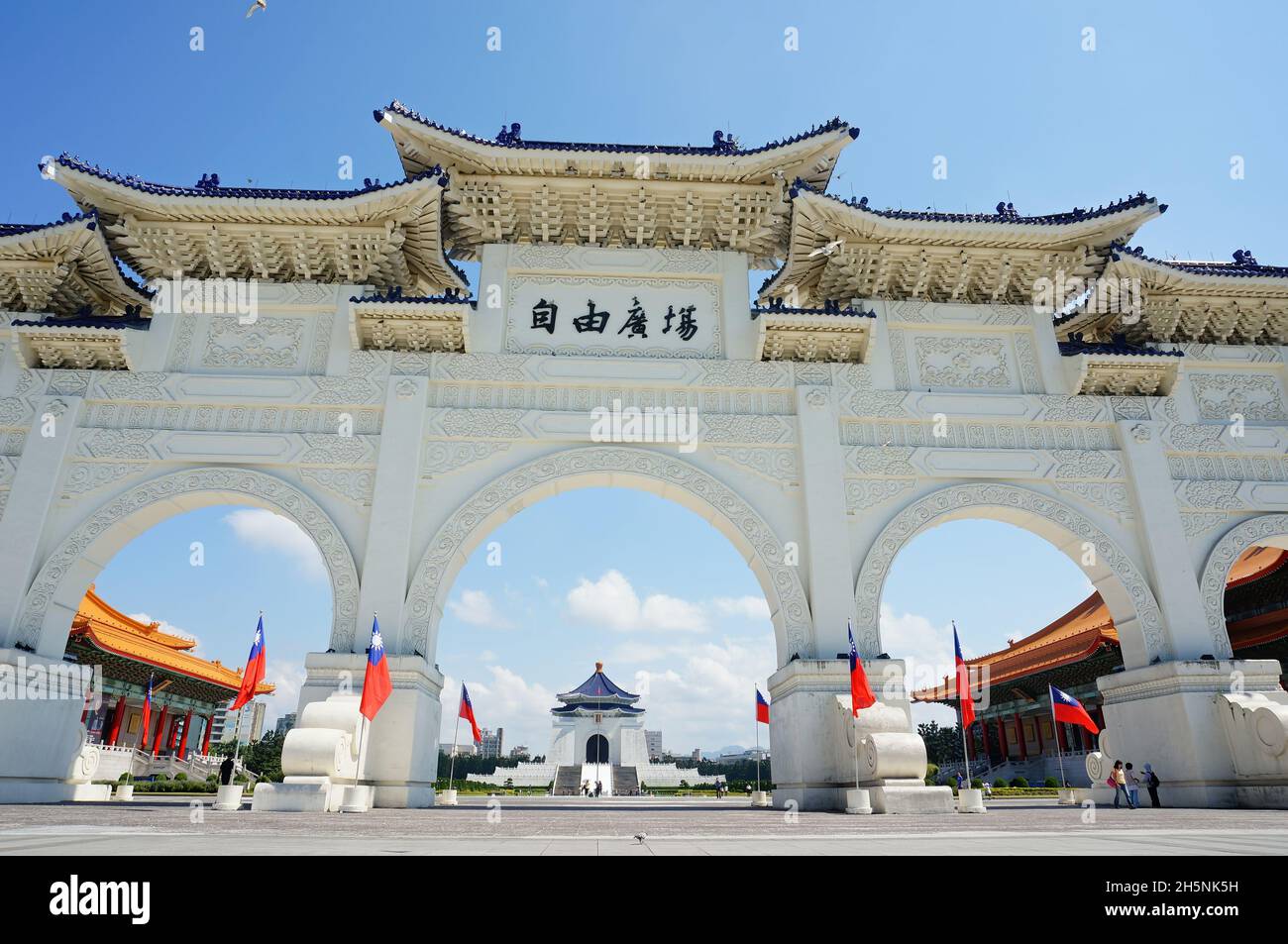 Chinese triumphal arch hi-res stock photography and images - Alamy