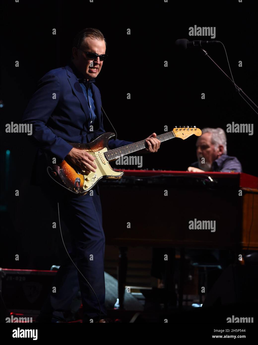 Smart financial centre sugar land hi-res stock photography and images ...