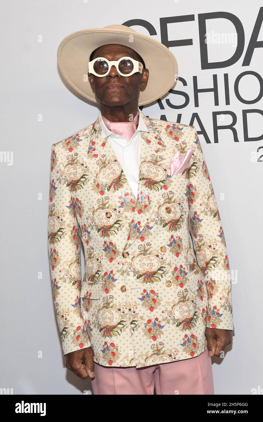 New York, NY, USA. 10th Nov, 2021. Dapper Dan at the 2021 CFDA Fashion ...