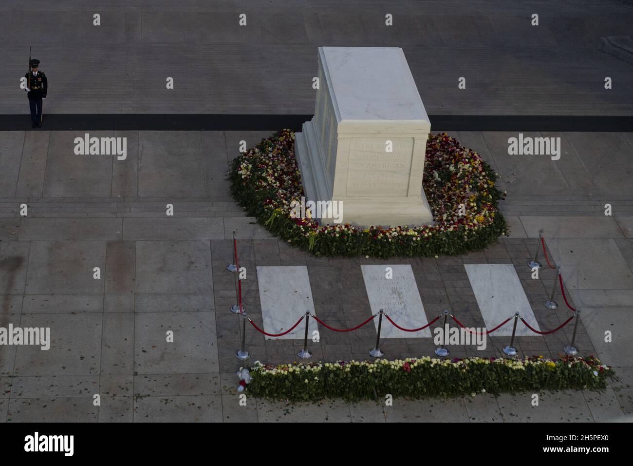 A tomb guard of the 3rd U.S. Infantry Regiment, known as "The Old Guard ...
