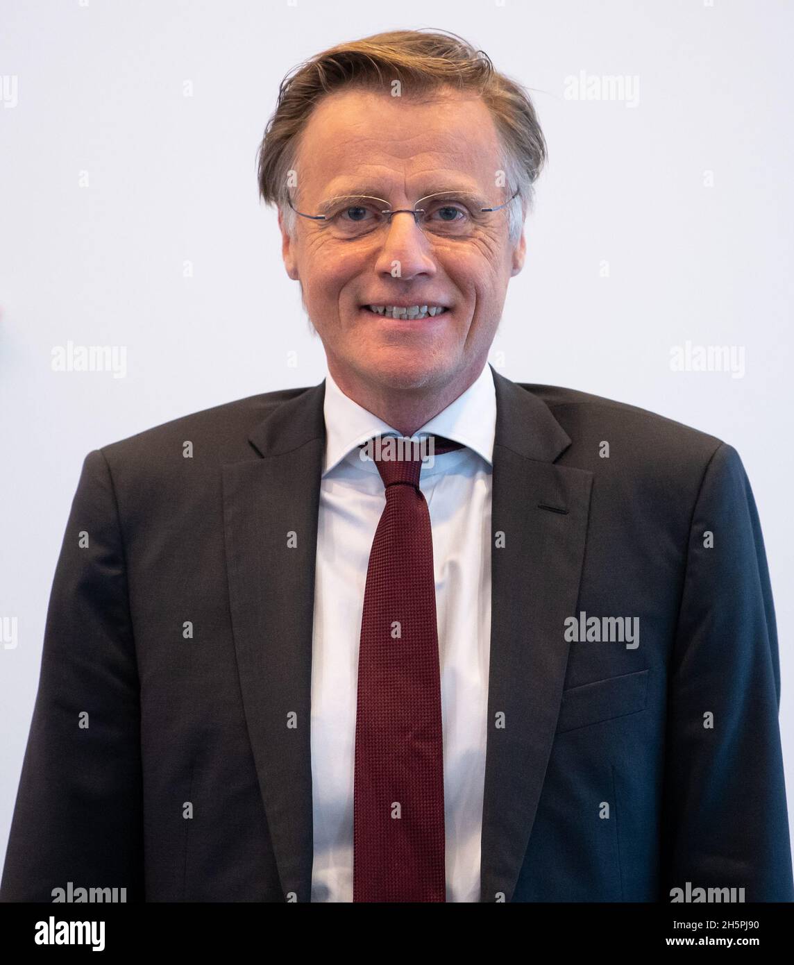 Neubiberg, Germany. 10th Nov, 2021. Jochen Hanebeck, member of the ...