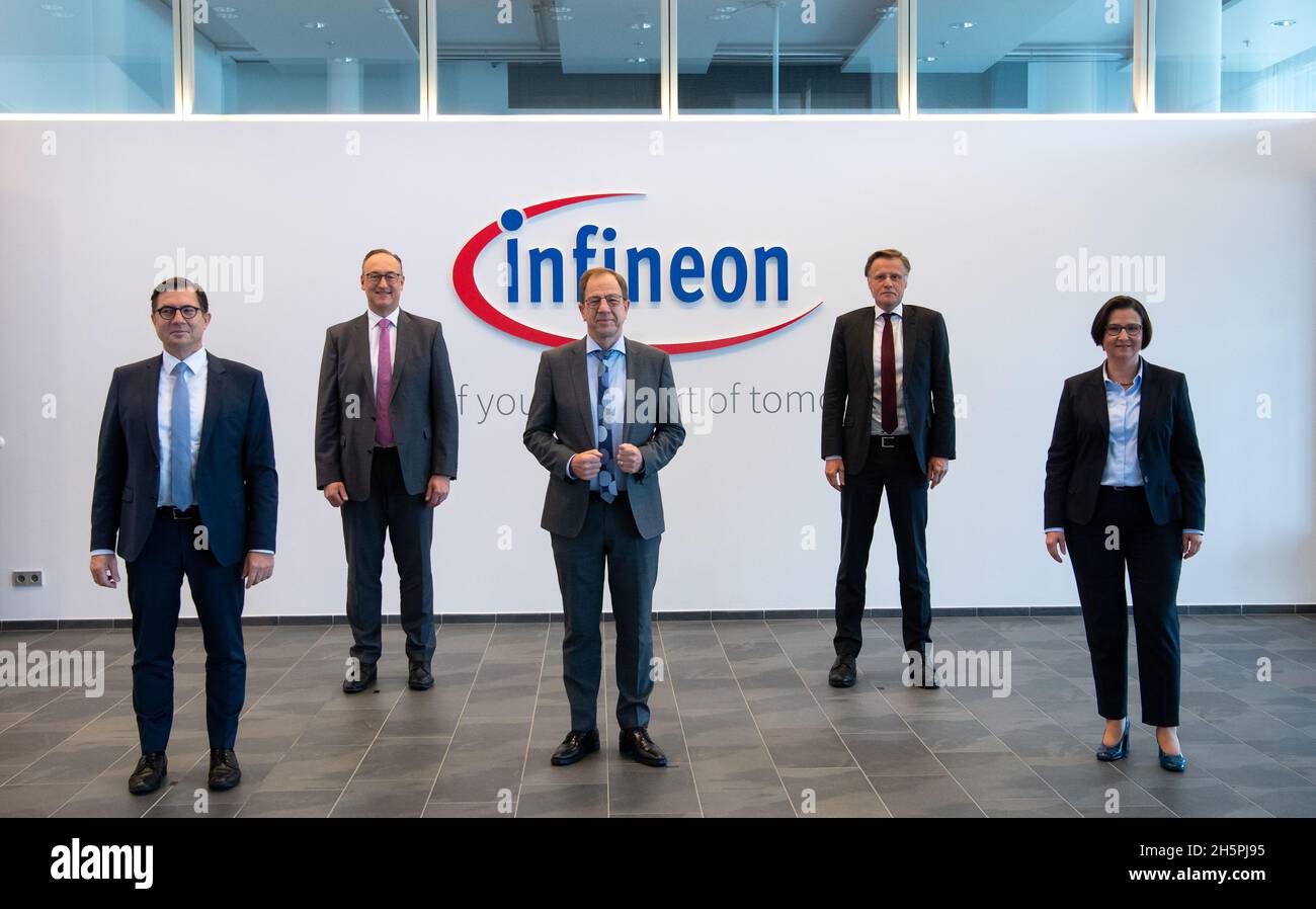 Neubiberg, Germany. 10th Nov, 2021. Sven Schneider (l-r), Chief ...