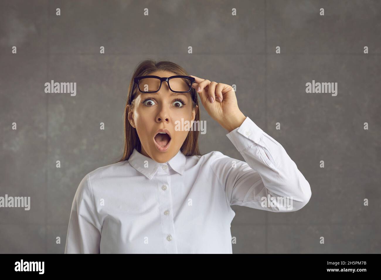 Shocked surprise embarrassed woman hi-res stock photography and images ...