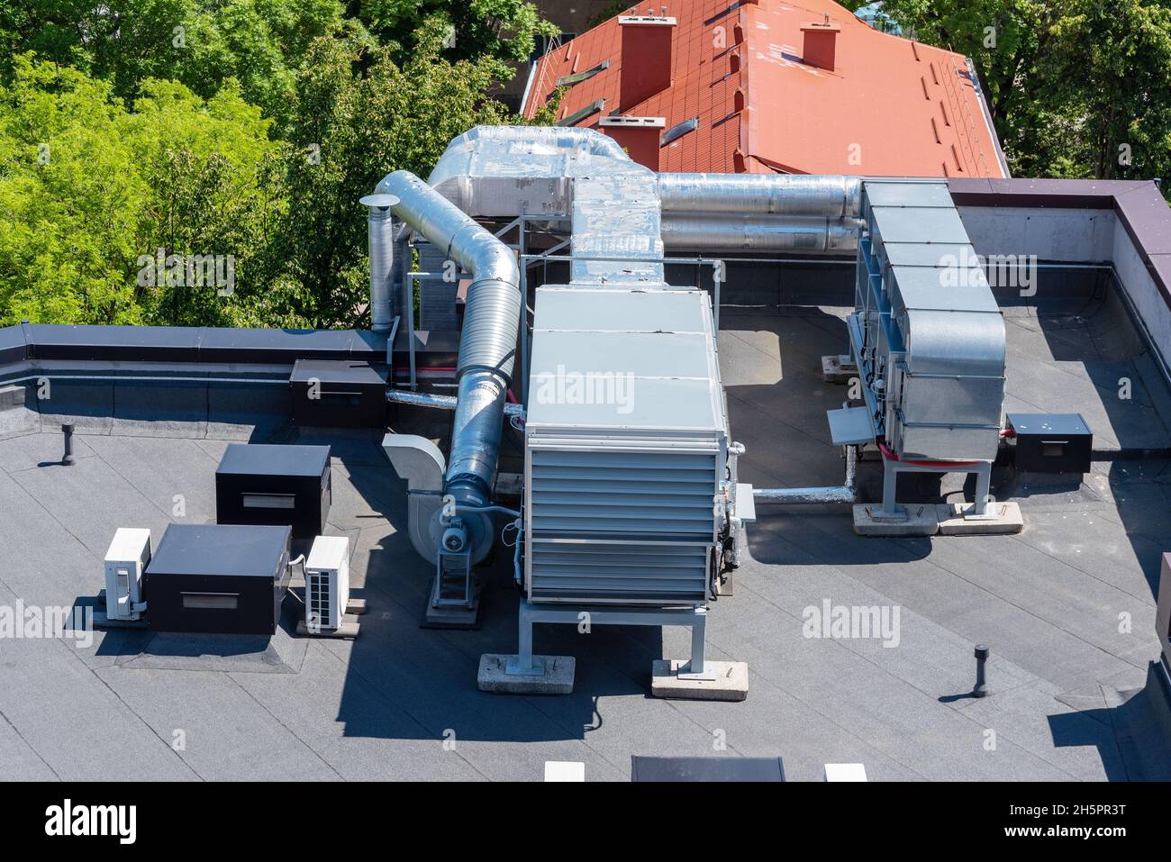 Green roof office overhead hi-res stock photography and images - Alamy