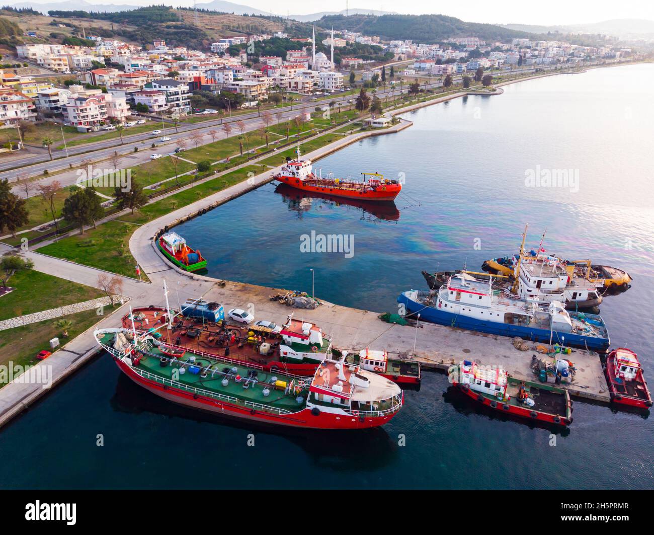 Aliaga ship hi-res stock photography and images - Alamy