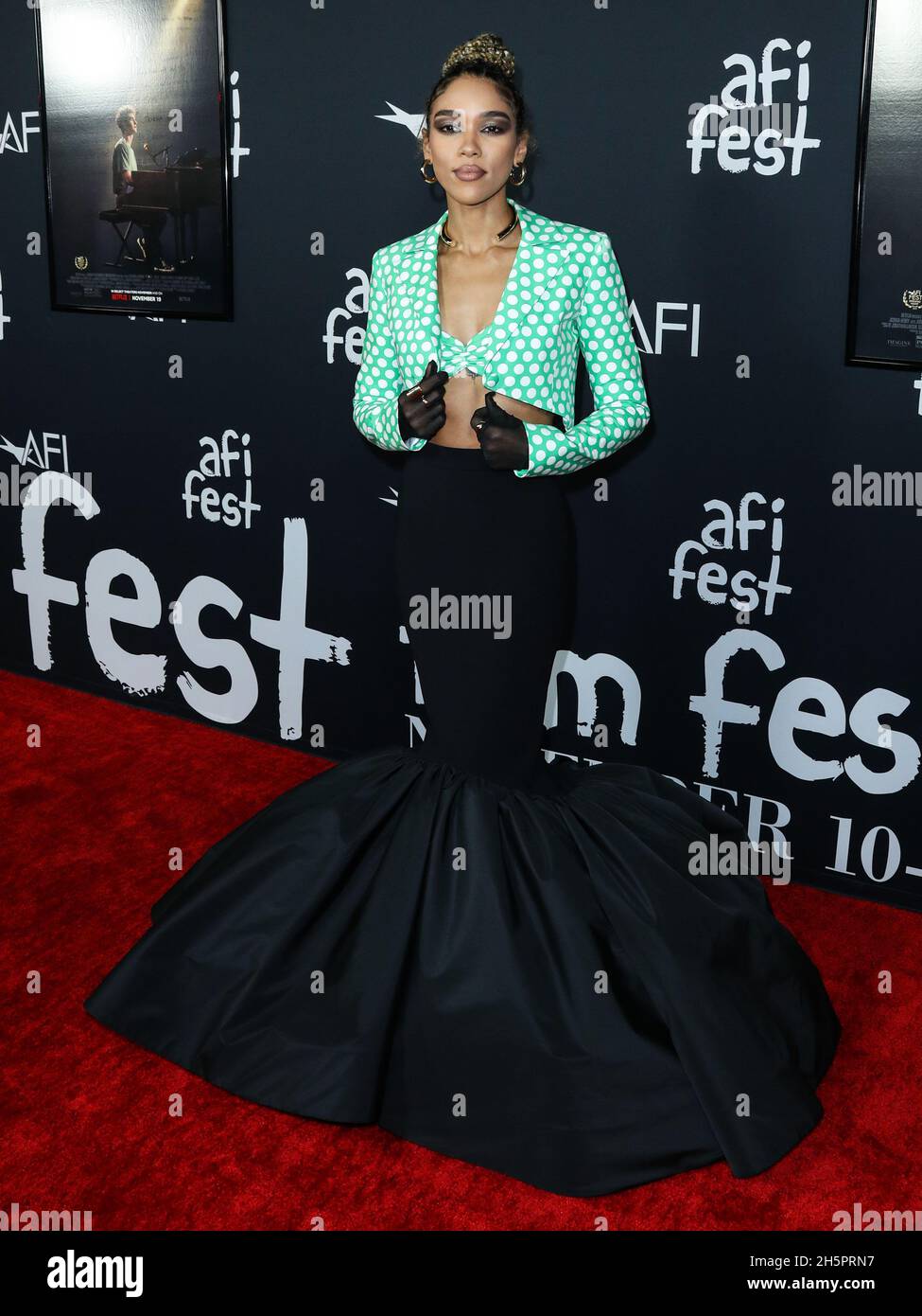 HOLLYWOOD, LOS ANGELES, CALIFORNIA, USA - NOVEMBER 10: Actress ...