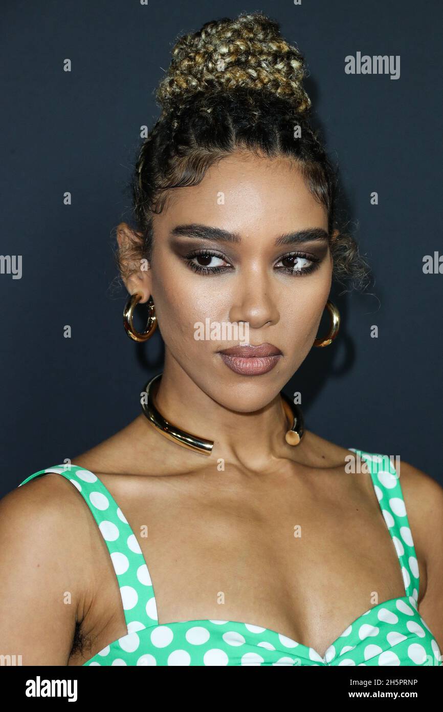 HOLLYWOOD, LOS ANGELES, CALIFORNIA, USA - NOVEMBER 10: Actress ...