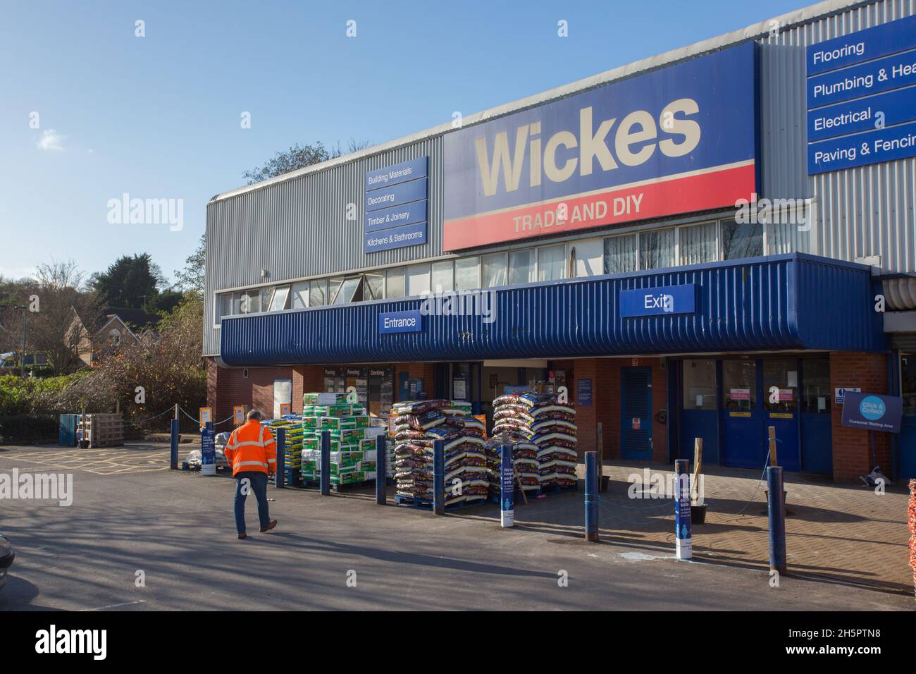 Wickes diy hi-res stock photography and images - Alamy