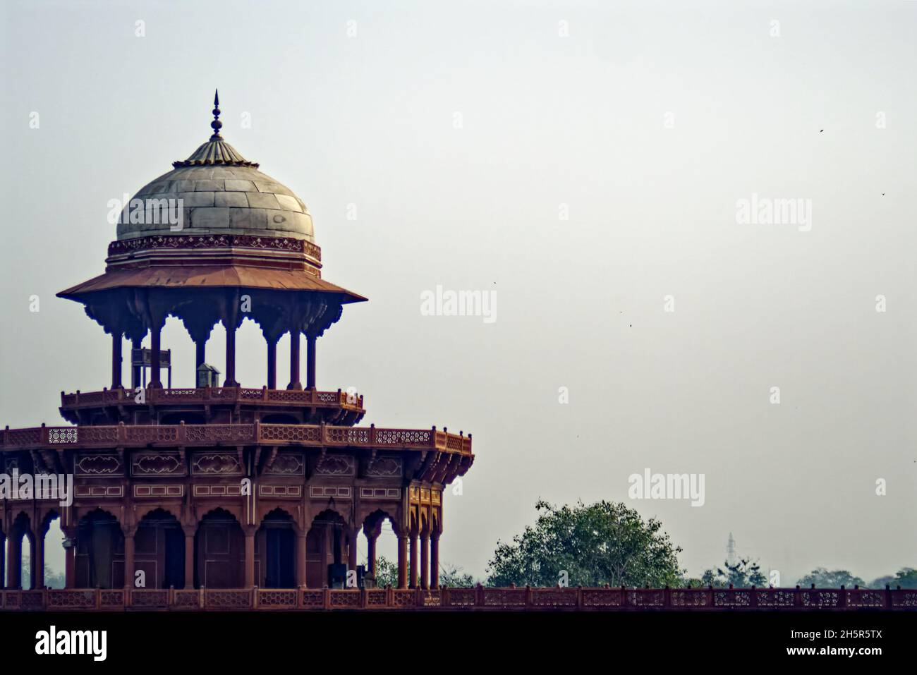 Mosque, Taj Mahal Stock Photo - Alamy