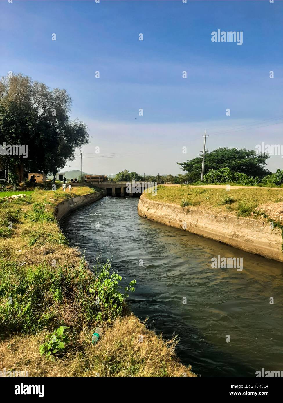 Divided by water hi-res stock photography and images - Alamy