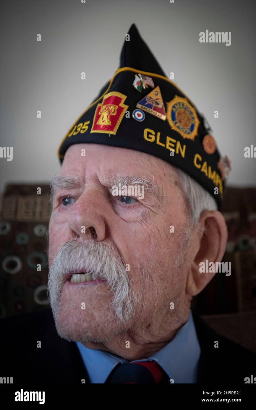 98 division hi-res stock photography and images - Alamy