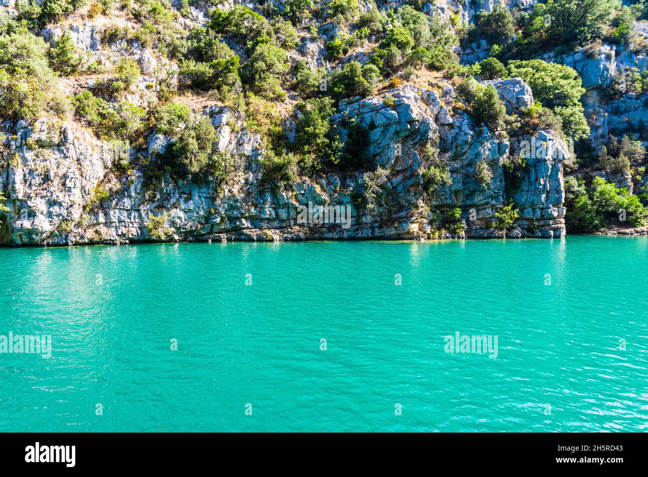 Sentier du garde canal, Quinson, Verdon lower gorge, lake Sainte Croix ...