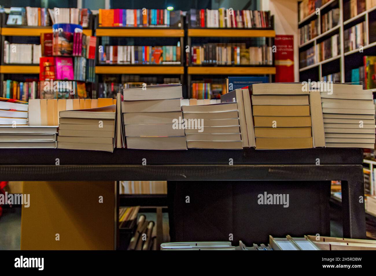 Closeup of well-organized Books shelves in the bookstore Stock Photo ...