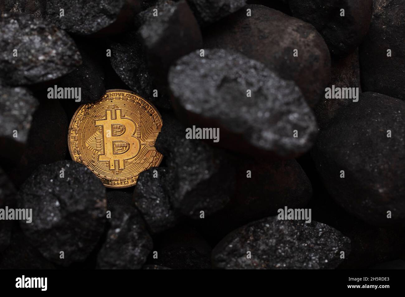 Cryptocurrency farm hi-res stock photography and images - Alamy