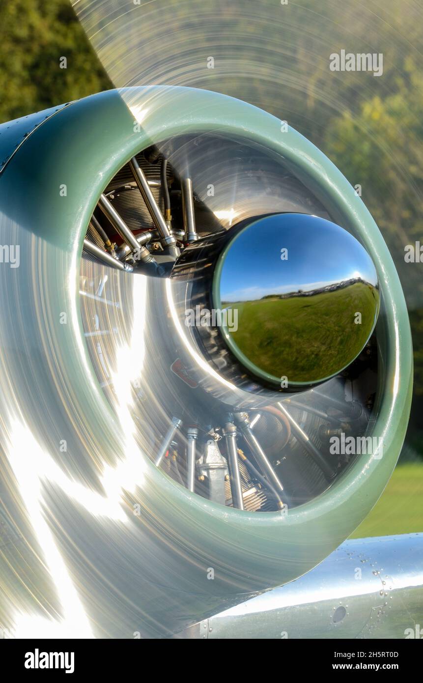 Propeller turning hi-res stock photography and images - Alamy
