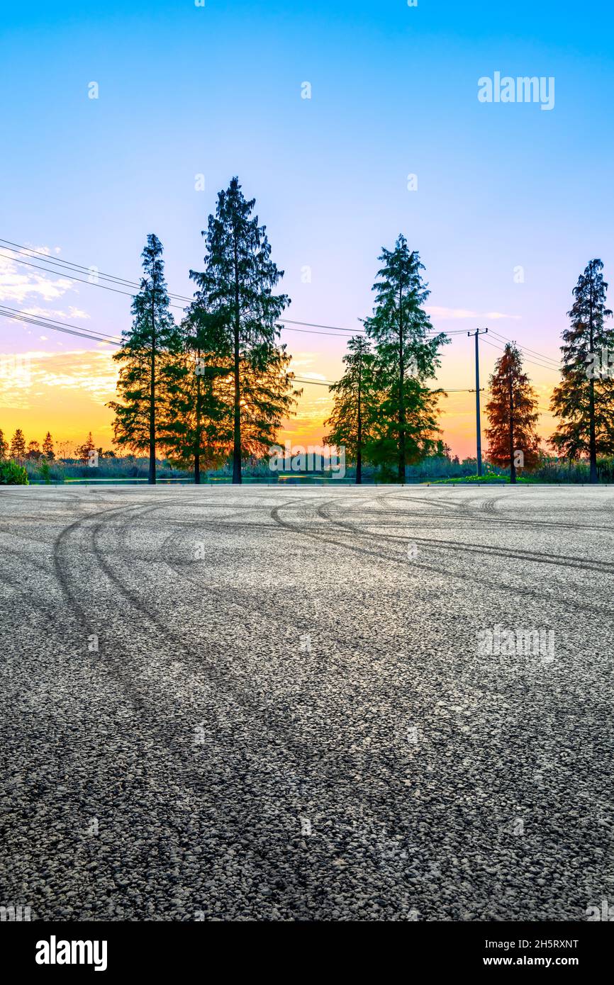 Empty asphalt road and colorful forest natural landscape in autumn ...